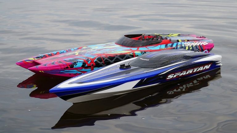 5 Fastest Remote Control Boats in the World - The Toyz
