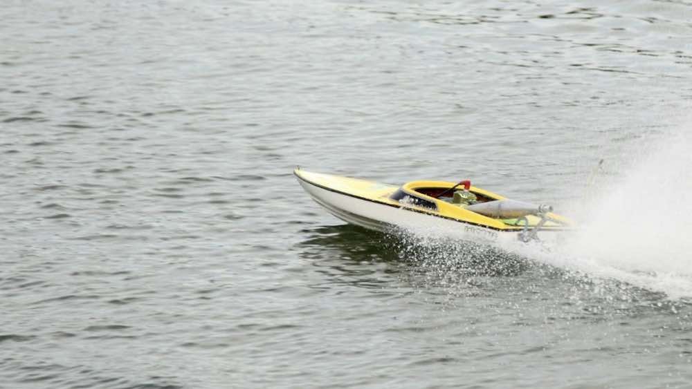5 Fastest Remote Control Boats in the World - The Toyz
