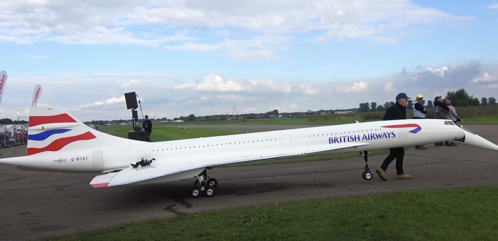 The 3 Largest Remote Control Airplanes in the World - The Toyz